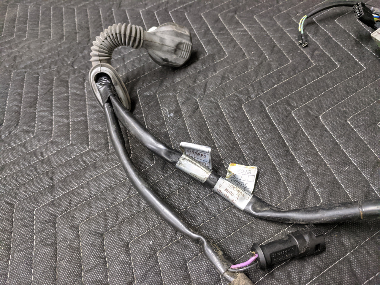 BMW E30 3-Series M3 Drivers Left Front Door Wiring Harness 61121385854