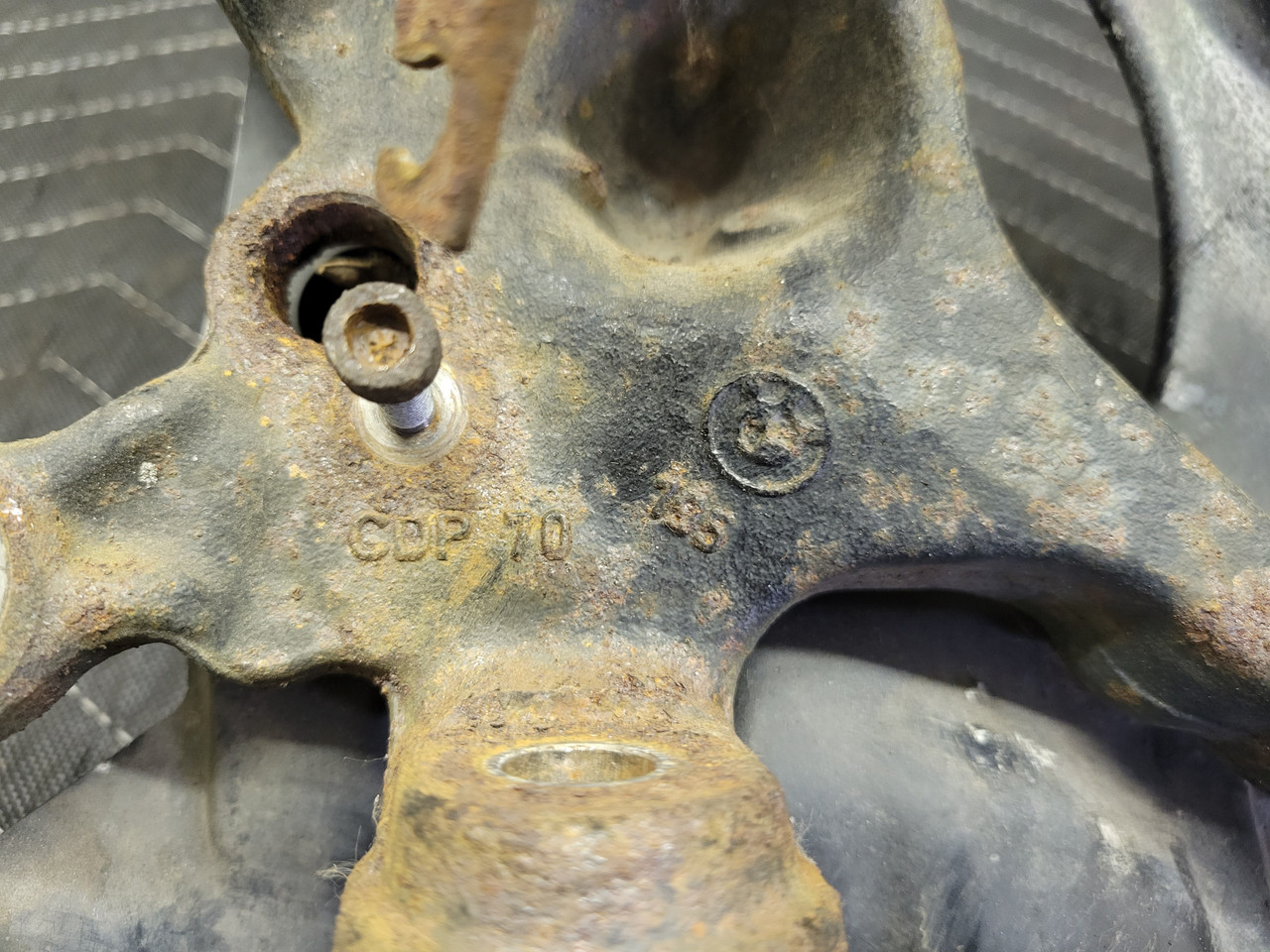 BMW E46 3-Series Front Left Steering Knuckle 31211096429