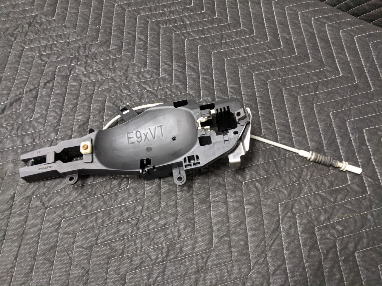 BMW E90/E91/E92/E93 Drivers Left Outside Door Handle Carrier 51227199835