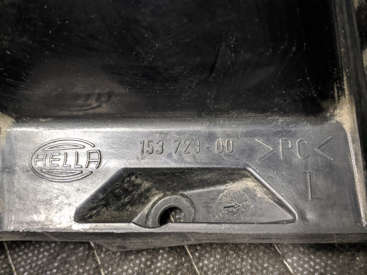 BMW E39 5-Series Headlight Mounting Bracket Left 63126904043