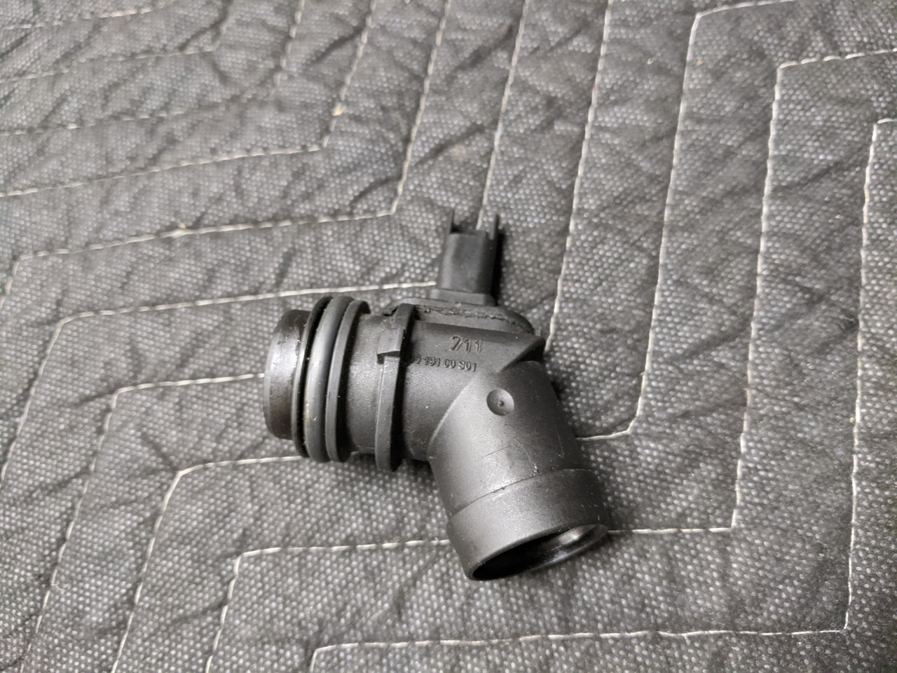 BMW E90/E91/E92/E93 3-Series Air Intake Heating Element 13717560227