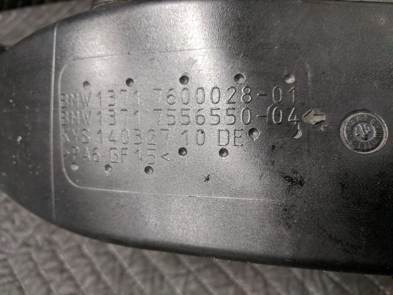 BMW E82/E88/E90/E91/E92/E93 Air Intake Tube 13717556550