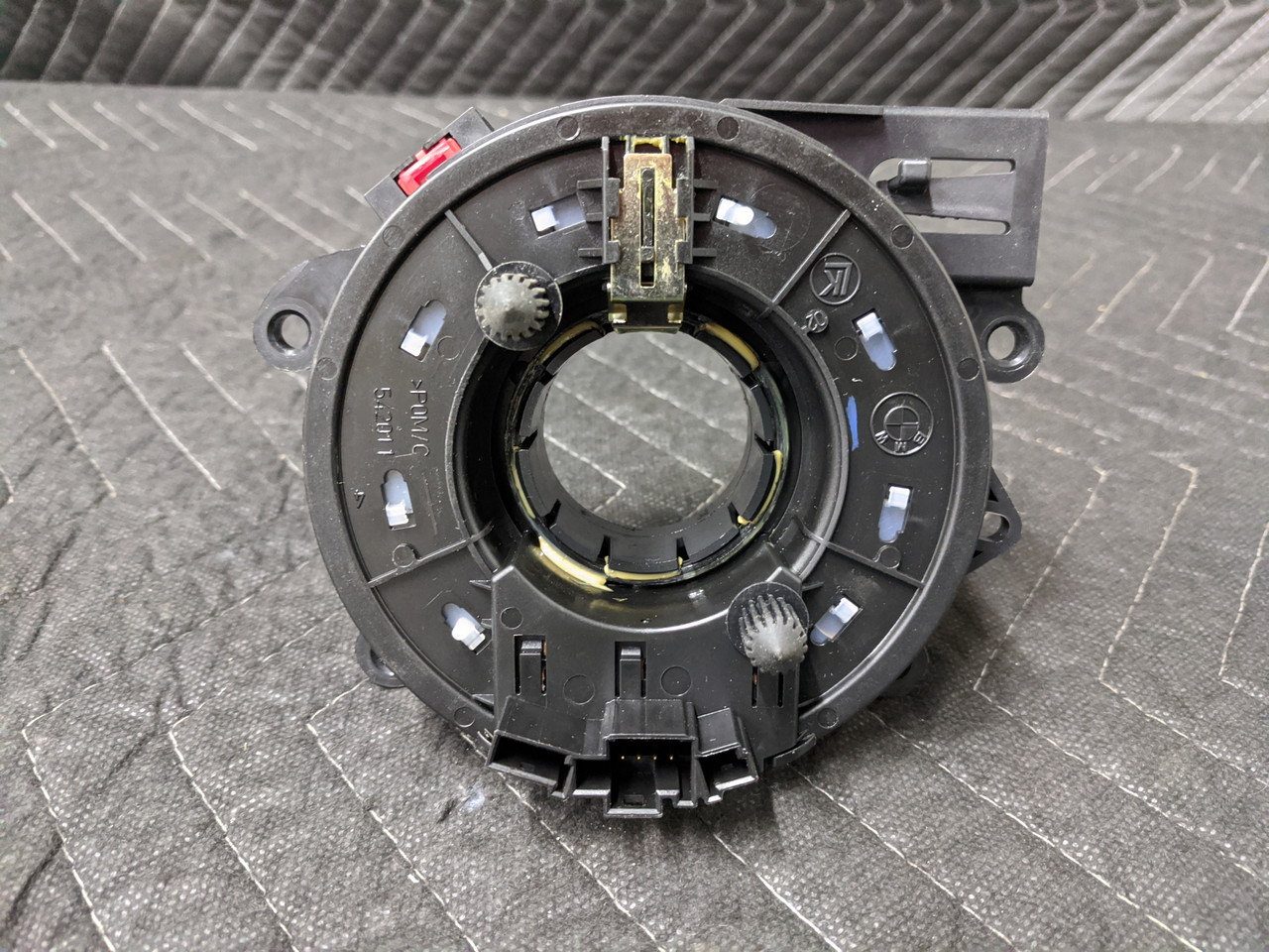 BMW E38/E39/E46/E53/E83 Steering Column Clock Spring Switch 61318379091