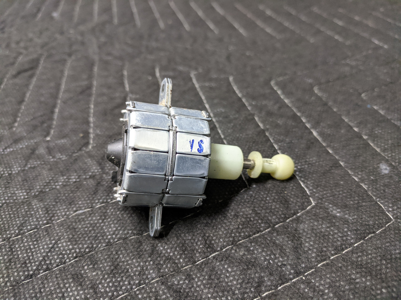 BMW E90/E91 3-Series Xenon Headlight Level Adjustment Motor 63117207574