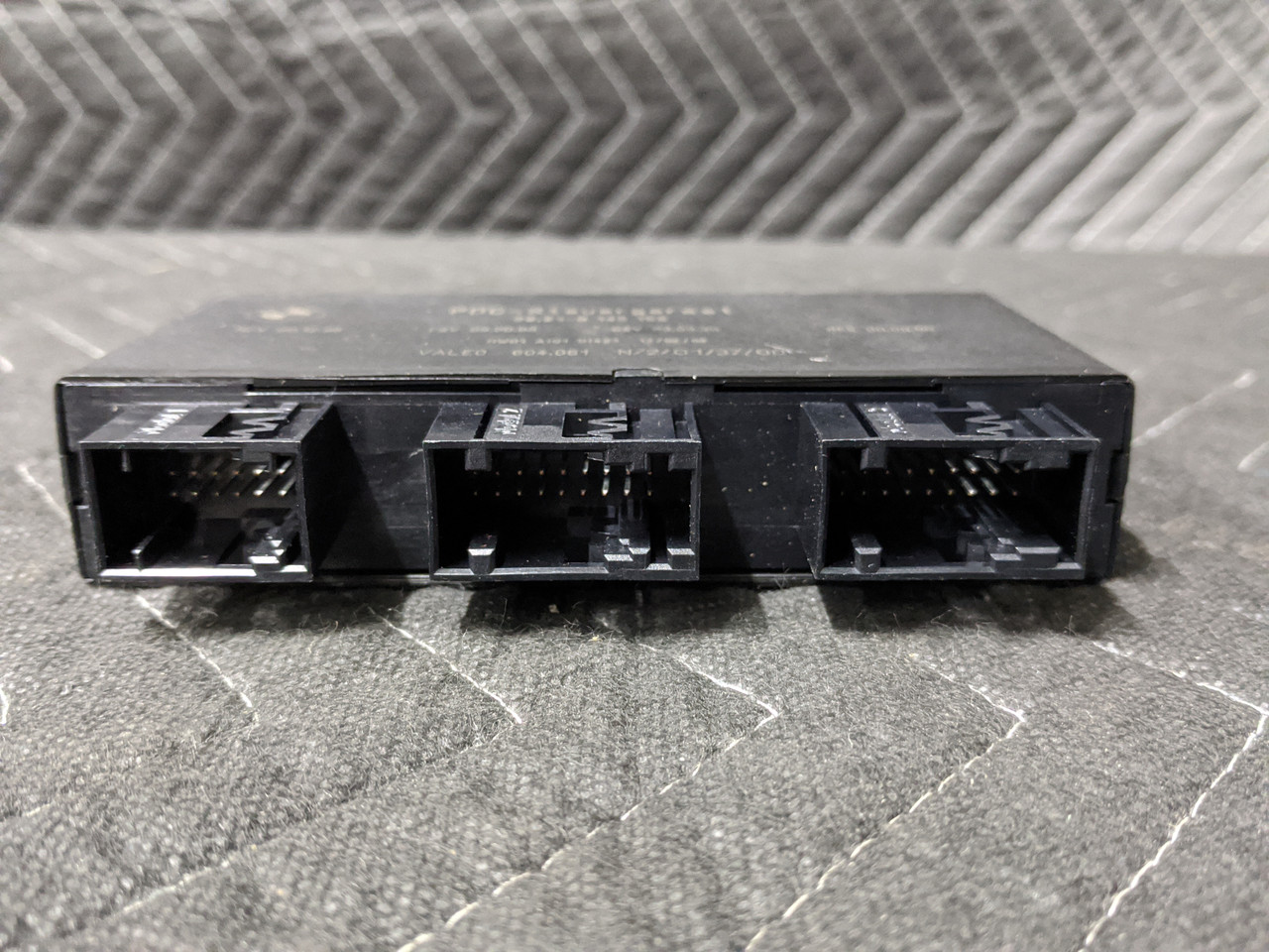 BMW E60/E61/E63/E64 66209145158 | recycleBMWs.com | Used BMW Parts