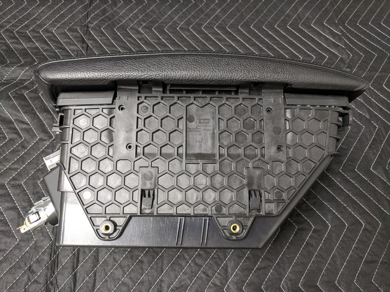 BMW X5 E70 Center Console Arm Rest Storage Box Black 51166969543