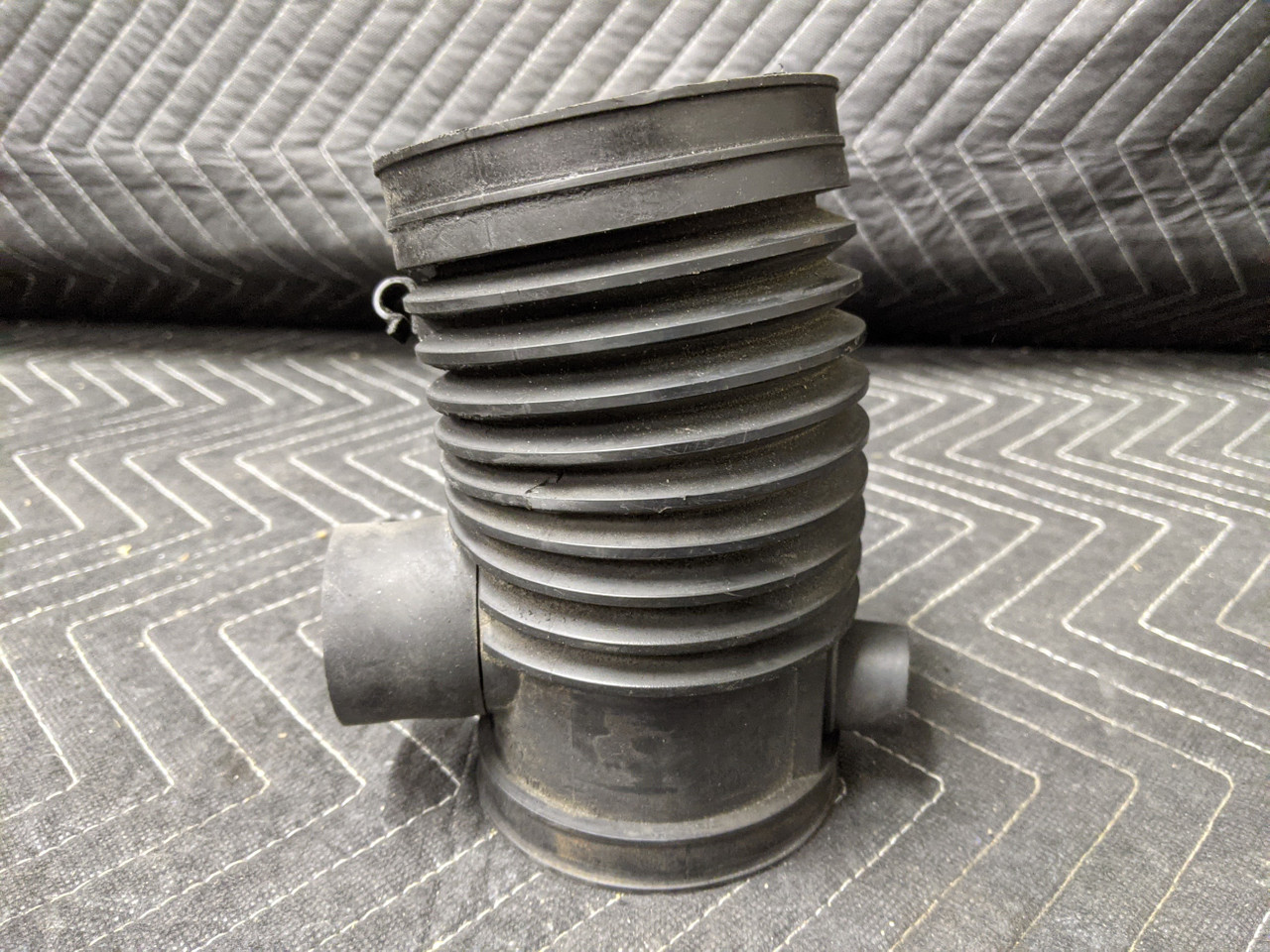 BMW E38/E39 13711432410 | recycleBMWs.com | Used BMW Parts