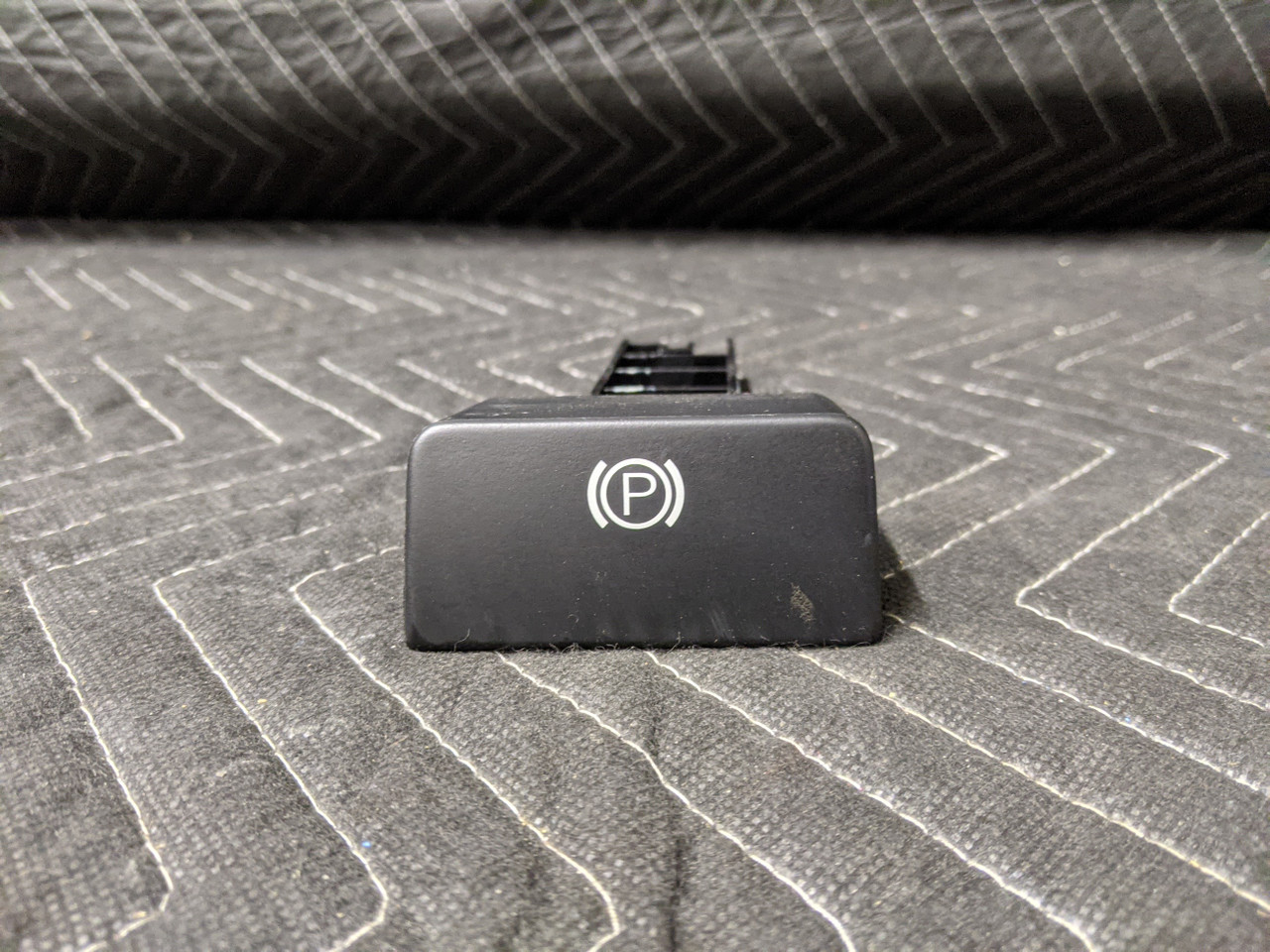 BMW E38 51458165258 | recycleBMWs.com | Used BMW Parts