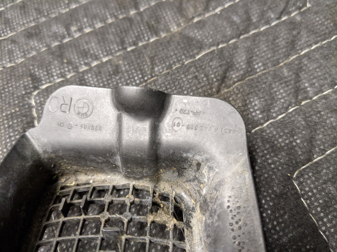 BMW E90/E91/E92/E93 64316942618 | recycleBMWs.com | Used BMW Parts