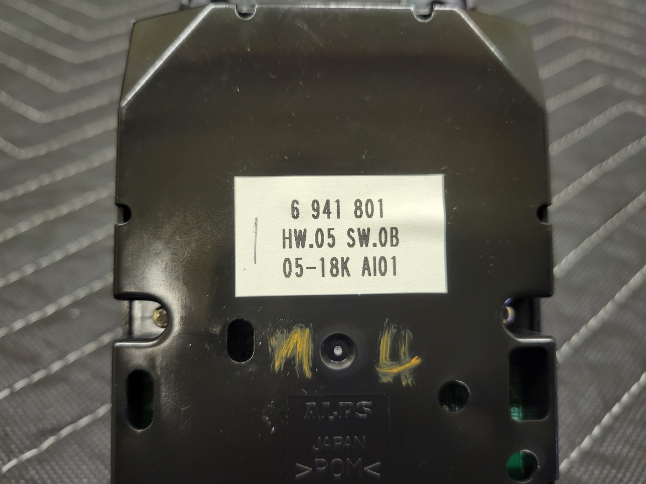 BMW E60/E61 65826941801 | recycleBMWs.com | Used BMW Parts