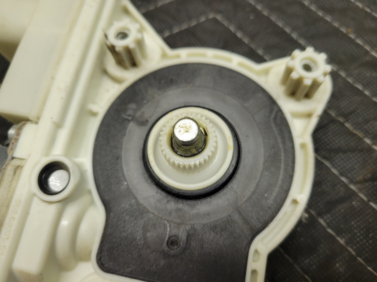 BMW E65/E66 67628382001 | recycleBMWs.com | Used BMW Parts