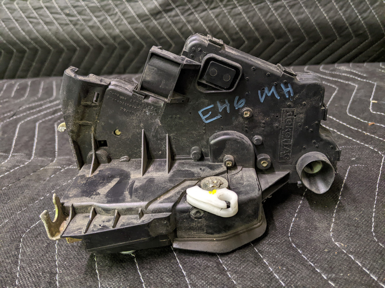 BMW E46 3-Series Door Lock With Motor Actuator Front Left 51217011241