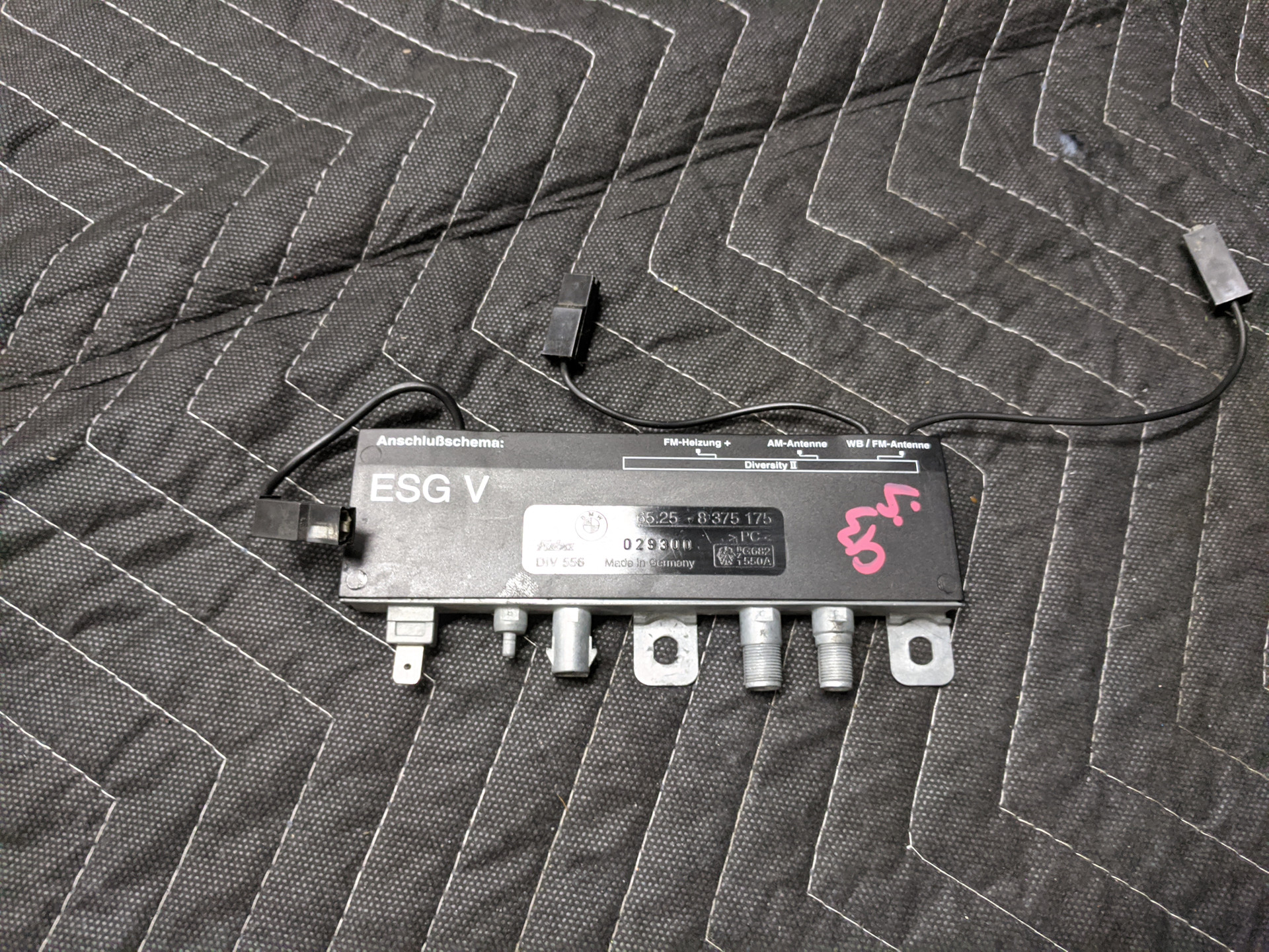 BMW E36 Radio Antenna Amplifier Module 65258375175