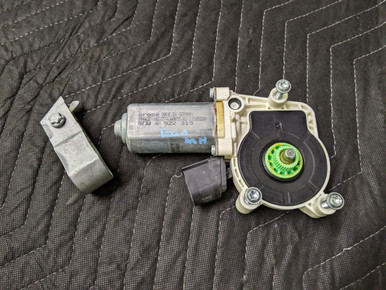 BMW E60/E61 67626922319 | recycleBMWs.com | Used BMW Parts