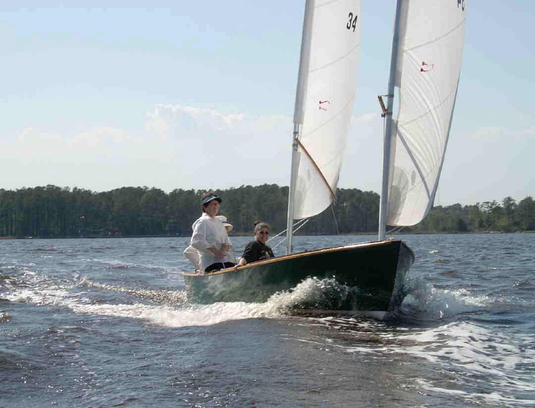 Core Sound: "Camp Cruiser with Attitude" - B&B Yacht Designs