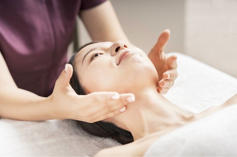 What Is an Esthetician and What Do They Do? - Jil Goorman Beauty