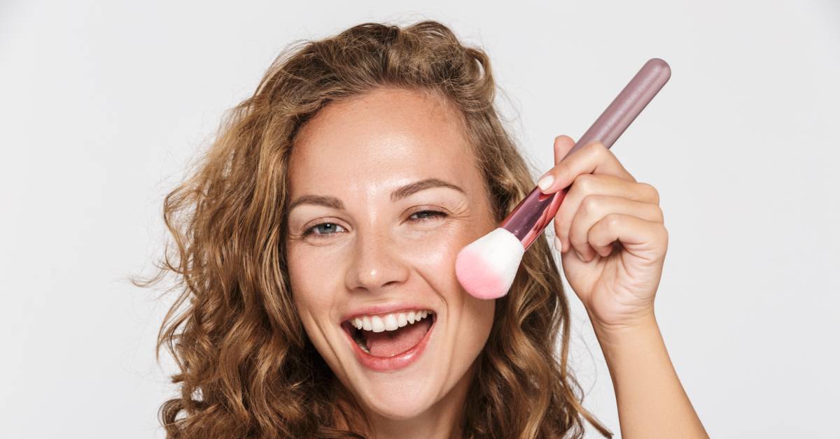 Water-Based vs. Oil-Based Makeup: Making the Right Choice - Jil Goorman ...