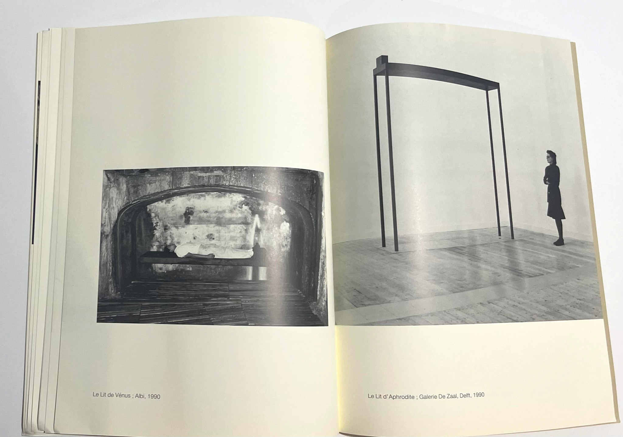 Marina Abramović, Untitled hourglass drawing, 1992