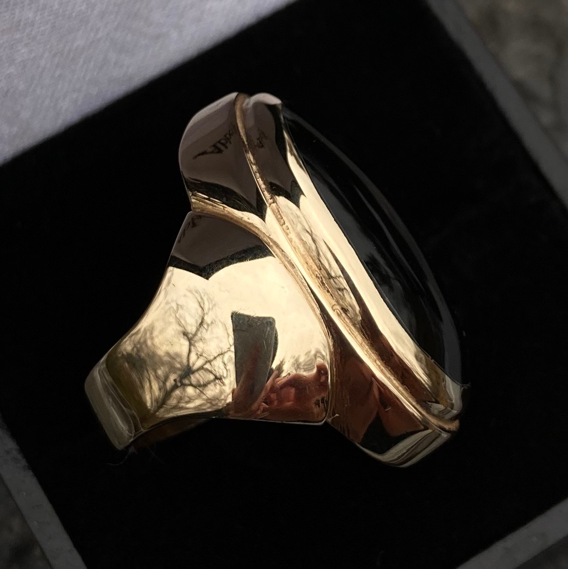 Large Deep Oval 9ct Yellow Gold Whitby Jet Ring 593GR - Aurora Jet