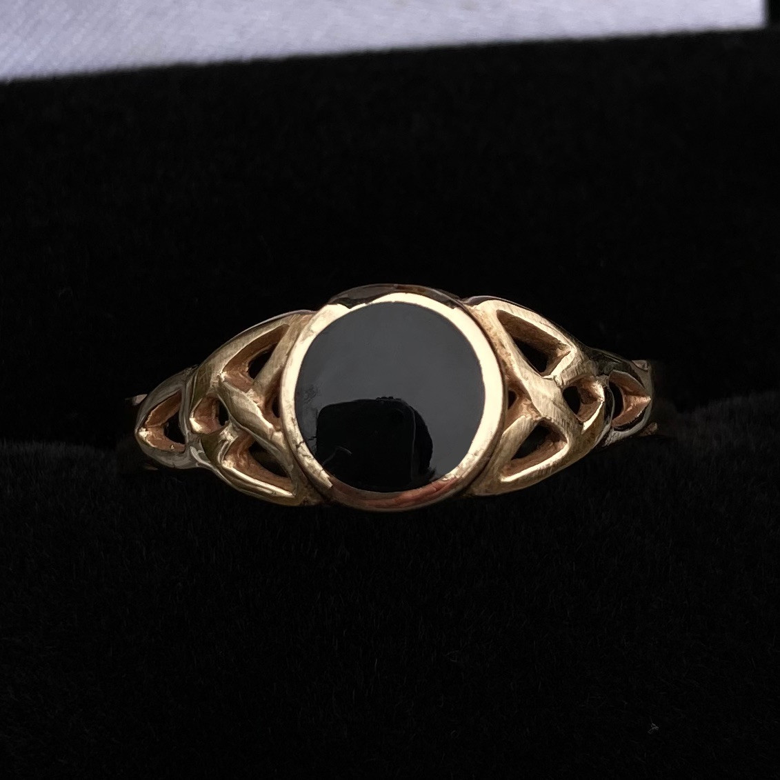 Whitby Jet 9ct Yellow Gold Round Celtic Ring 595GR - Aurora Jet