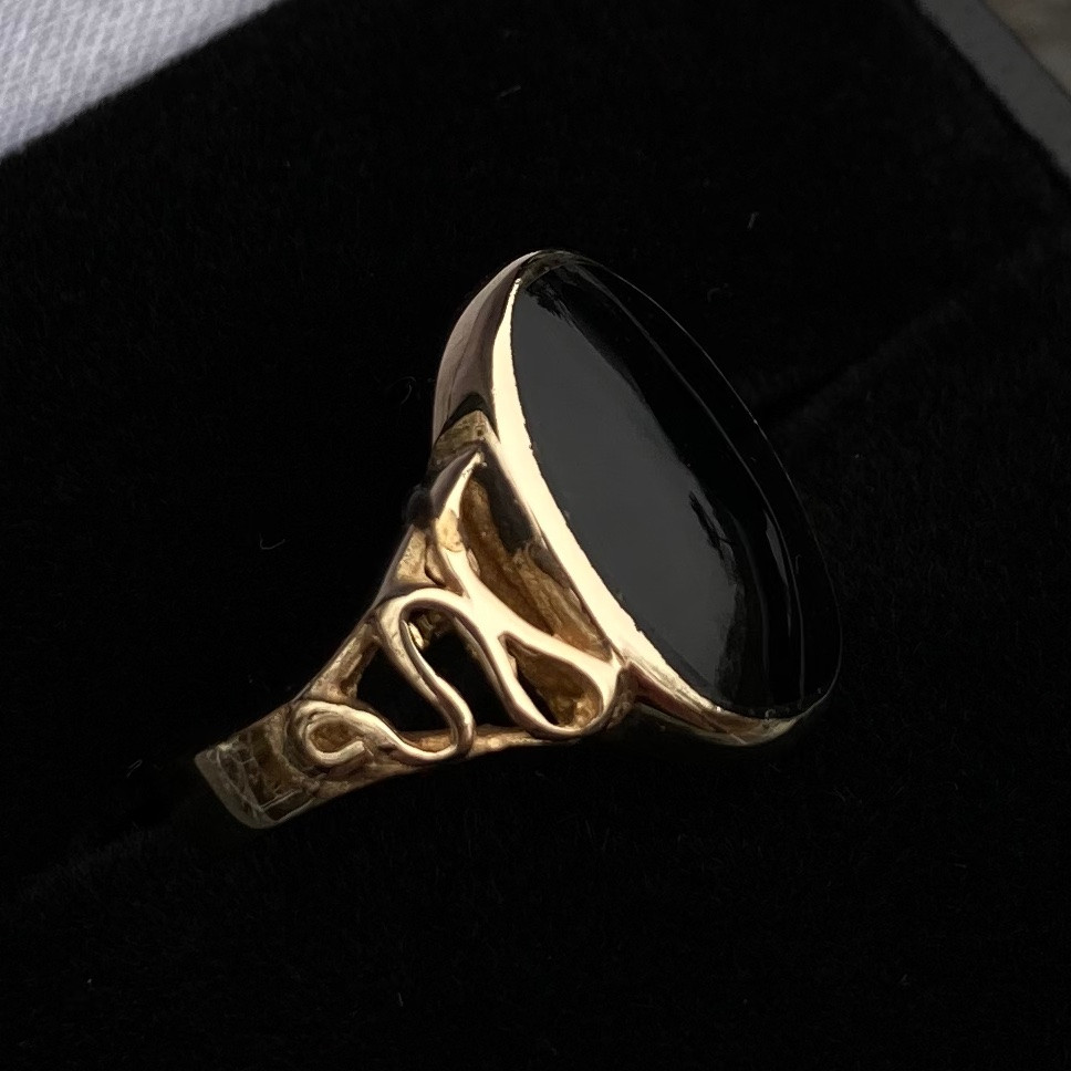 18ct Yellow Gold Whitby Jet Medium Split Ring 620GR - Aurora Jet
