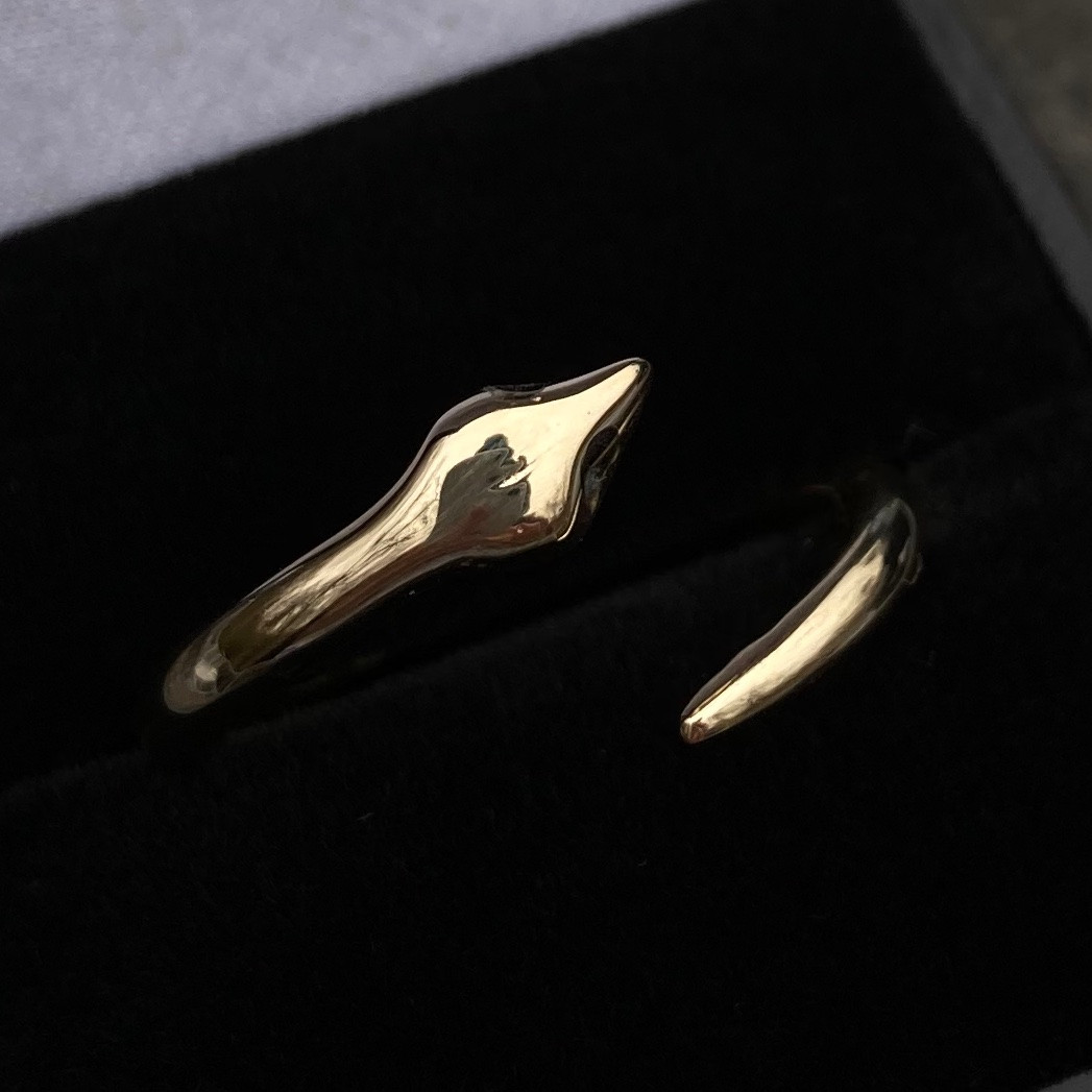 Whitby Jet 18ct Yellow Gold Smooth Open Snake Ring 623GR - Aurora Jet
