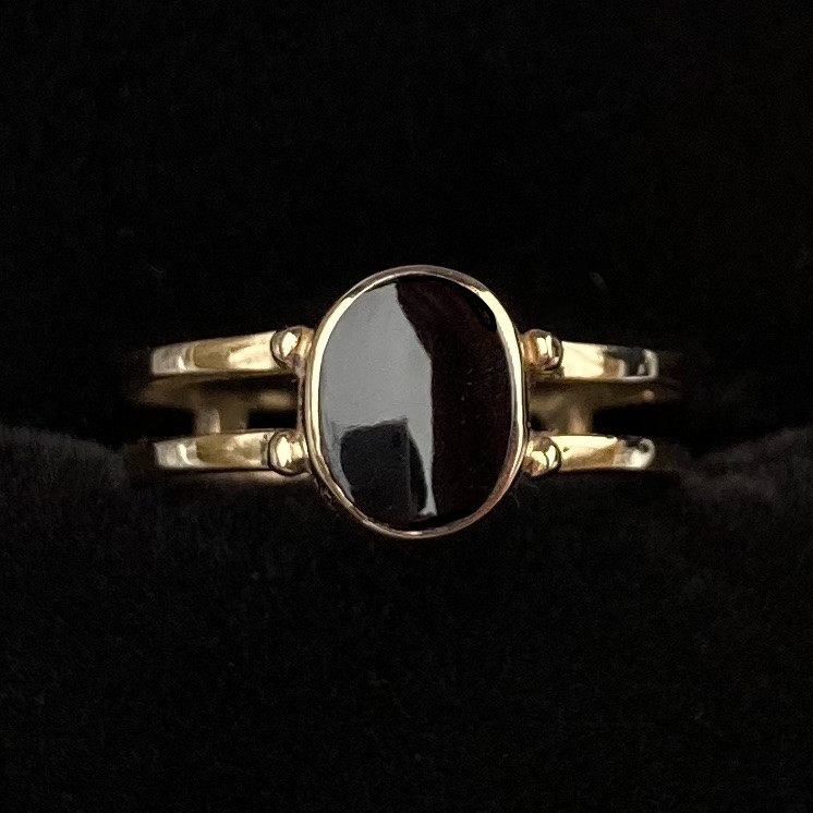 Whitby Jet 18ct Yellow Gold Parallel Split Shank Ring 641GR - Aurora Jet