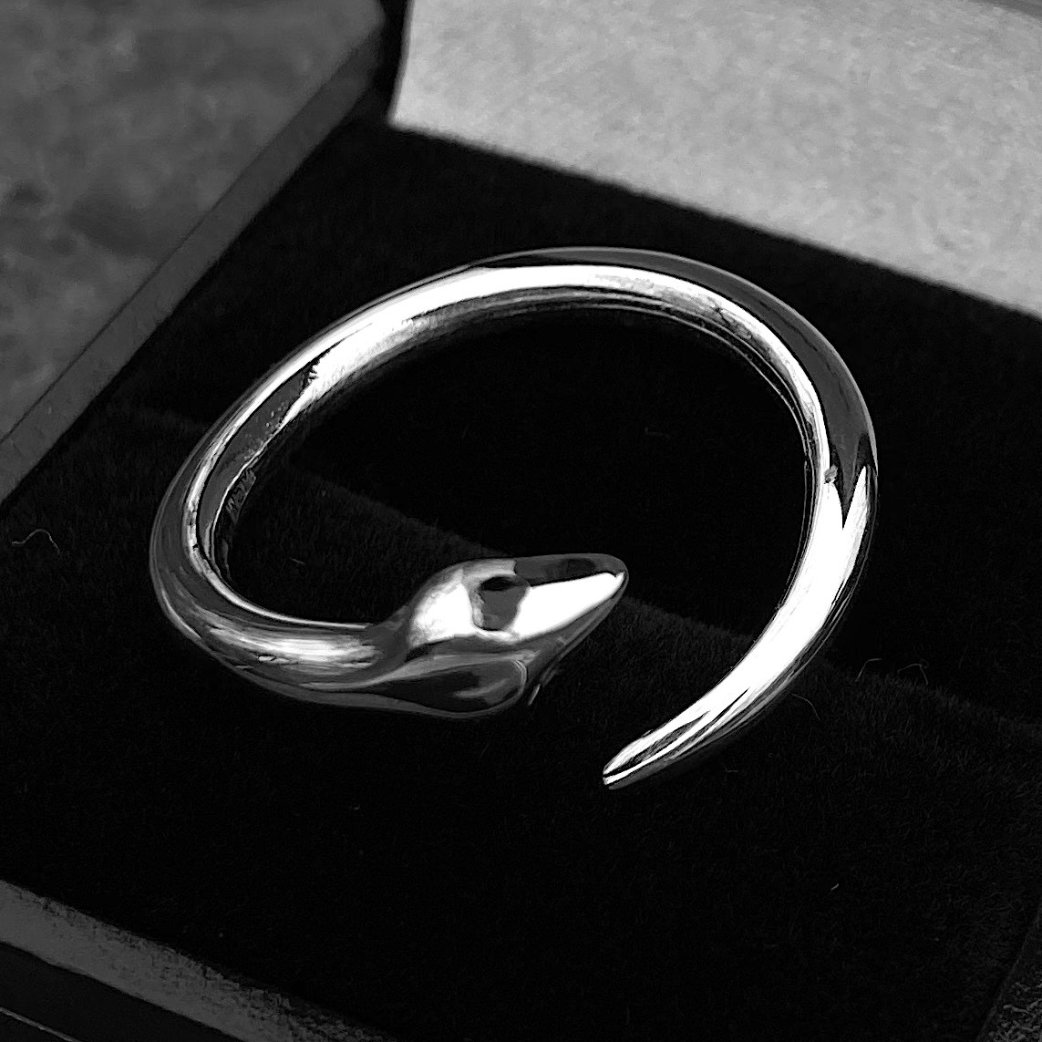 Platinum Whitby Jet Open Snake Ring 039PR - Aurora Jet