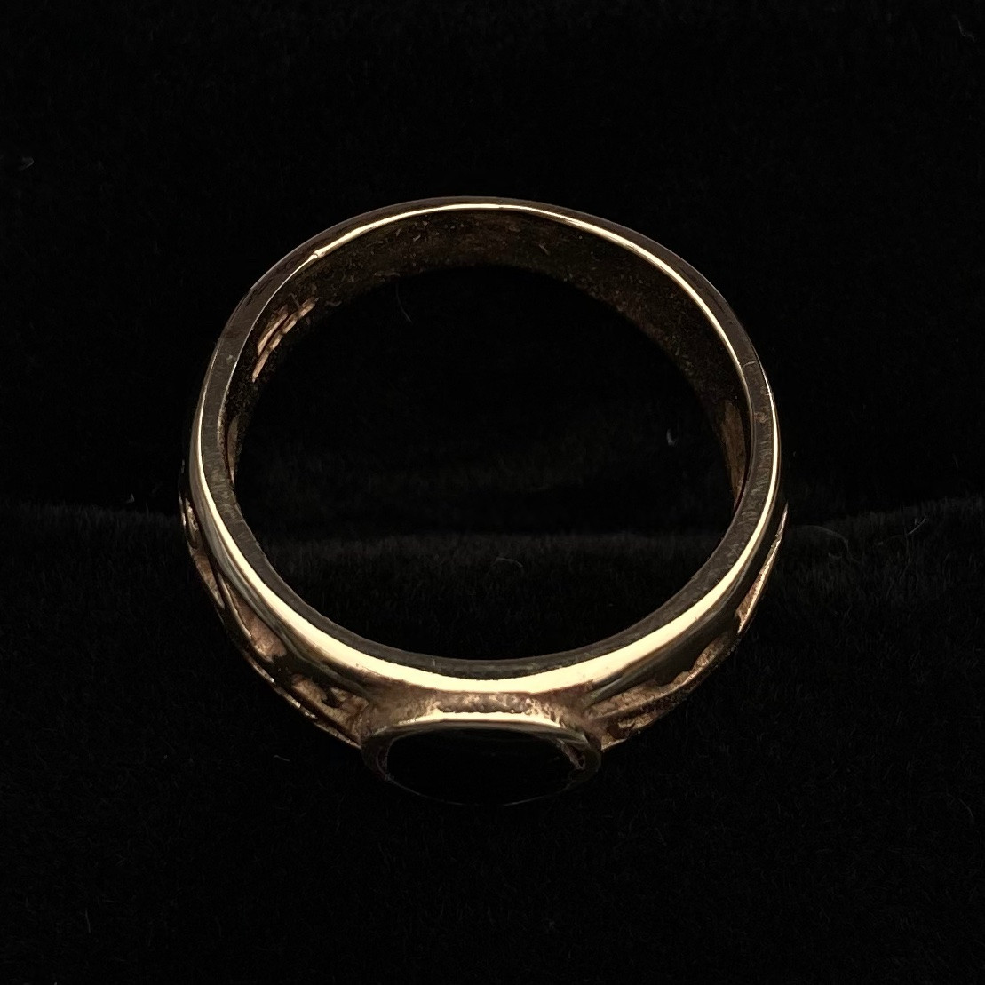 9ct Yellow Gold Whitby Jet Round Filigree Ring 591GR - Aurora Jet