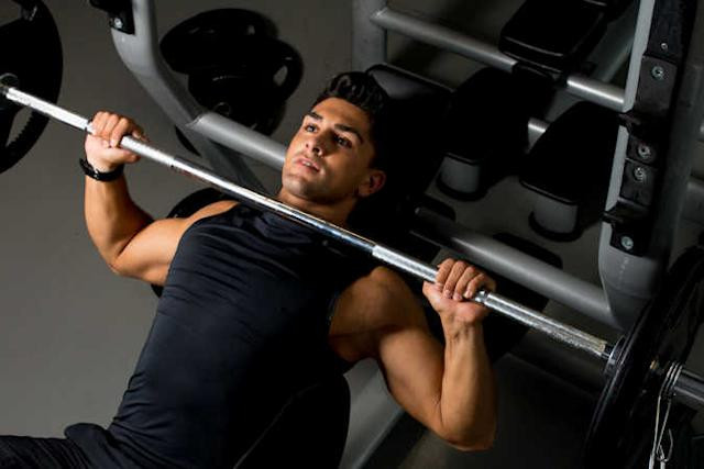 5 Benefits of Free Weights (And Why You Should Use Them) - Gtech Fitness