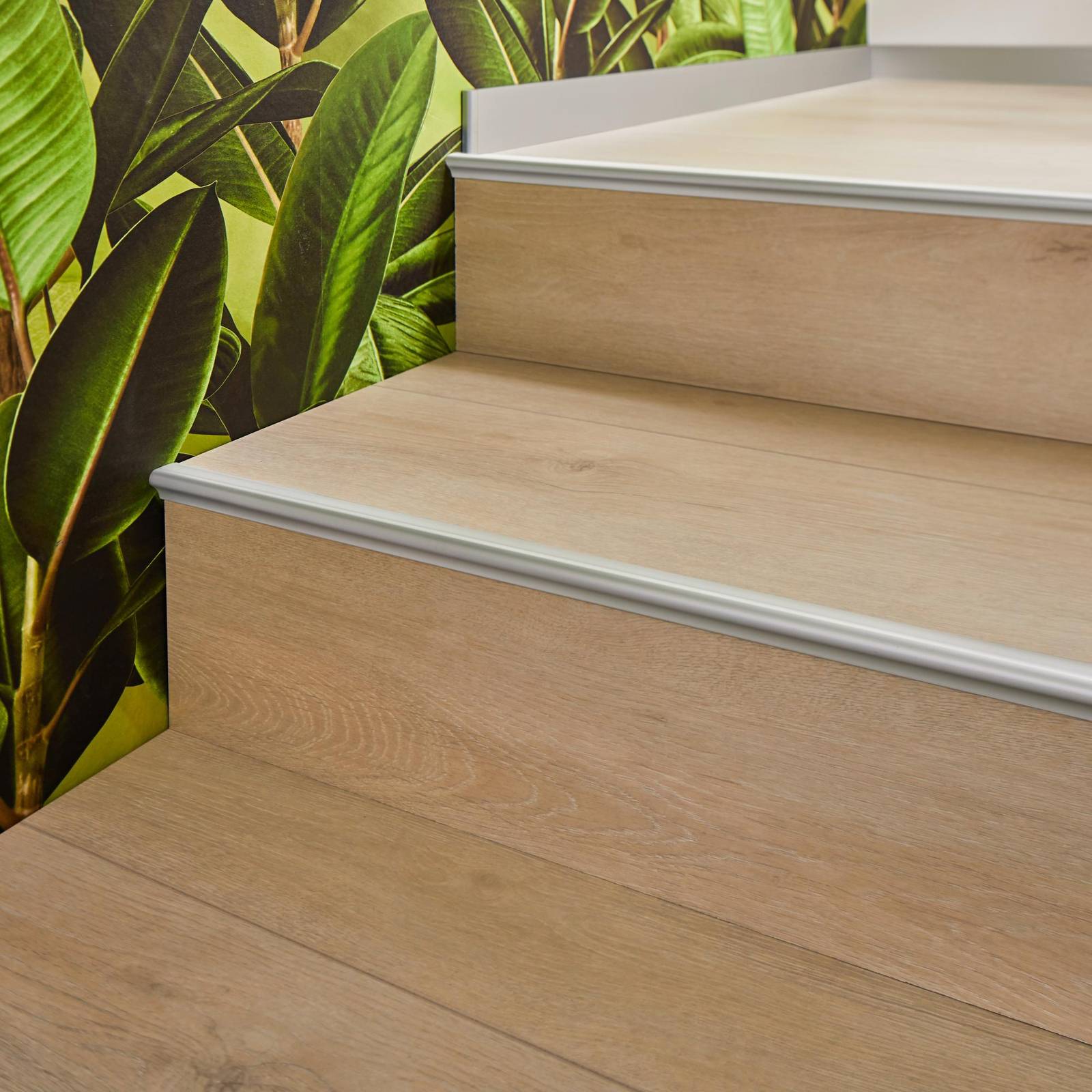 8mm & 14mm Laminate Stair Nosing | Push-In Aluminium & Oak Step Edge