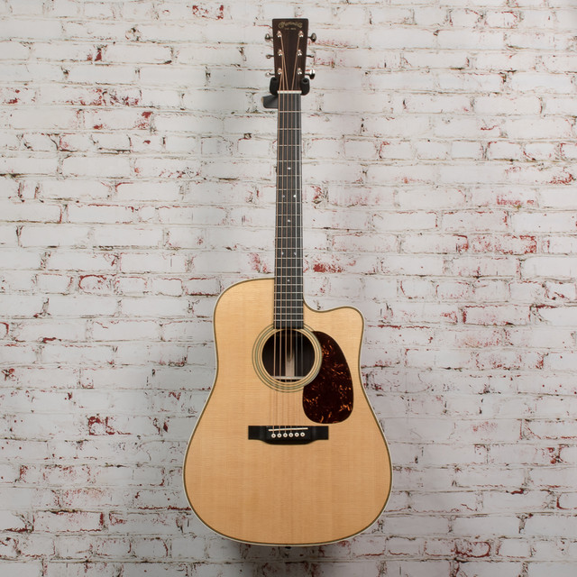 Martin Guitars Authorized Dealer