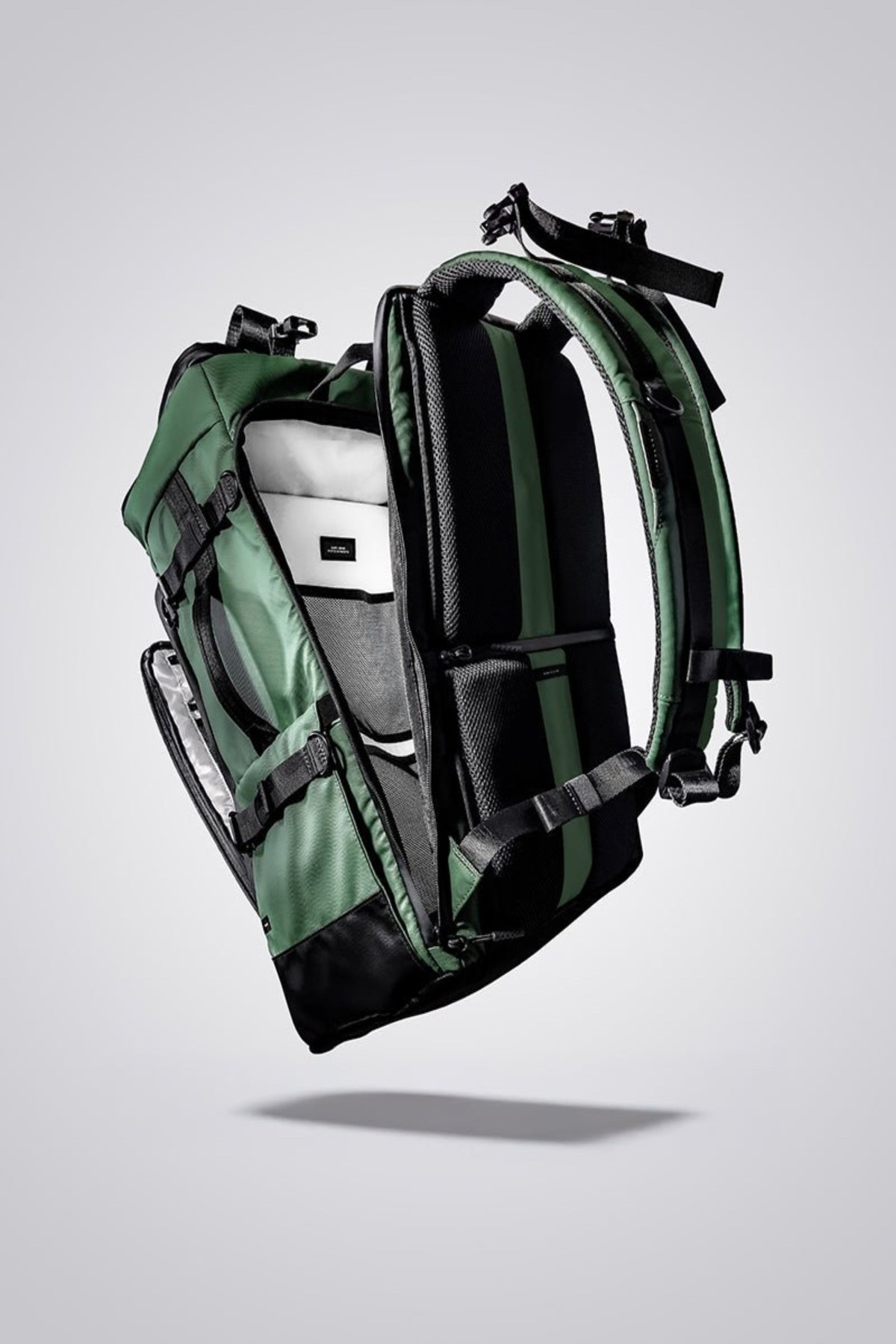 Travel / Adventure 42L Backpack | Mountain Warehouse