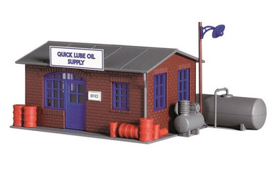 Model Power Quick Lube Oil Supply HO Scale Built Up Building - BRS Hobbies