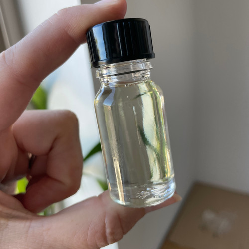 Moldavite Oil - without raw Moldavite - Wholesale (WMIN01A) - Moldavite ...