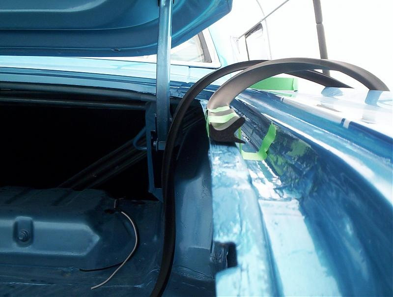 Mopar A B E Body 62-76 Trunk Weatherstrip 18ft "Y" profile