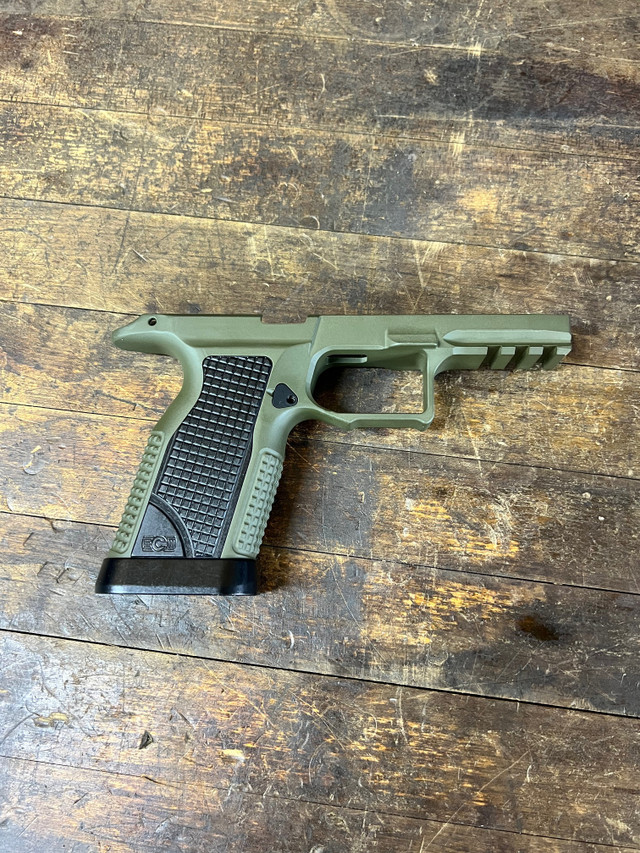 R11 P365 Macro Grip Module