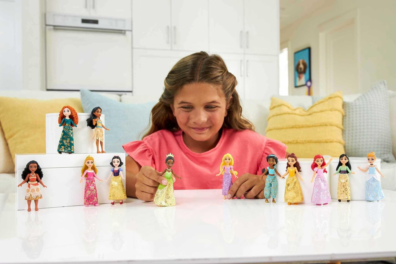 Mattel Disney Princess Toys, Ultimate Princess Pack with 12 Small Dolls ...