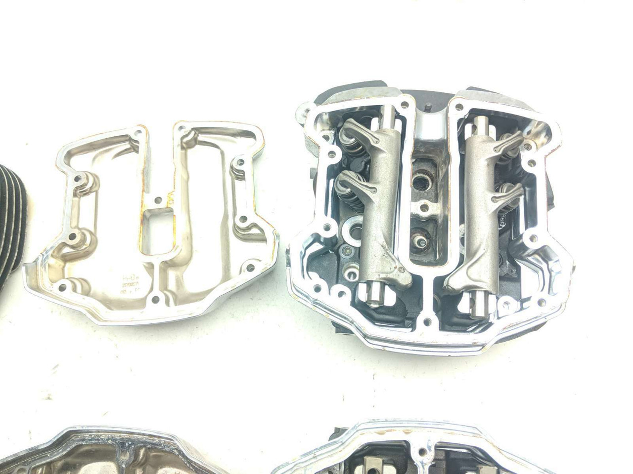 17-22 Harley Davidson Road King FLHR Engine 107ci Motor Cylinder Heads ...