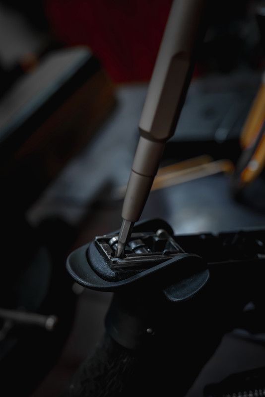 Gun Power Tool Precision Screwdriver Set (32pcs)