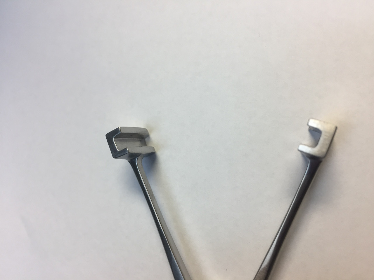 Blade Remover For Dermaplaning Blades (German Steel)