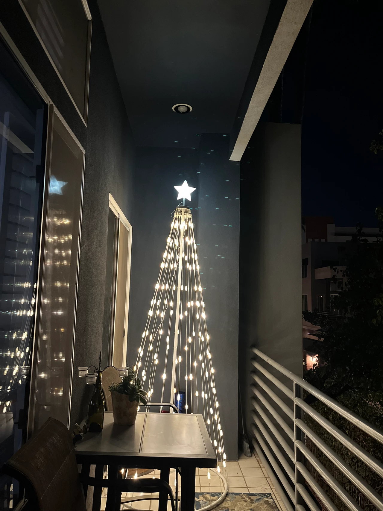 9' LED White tree