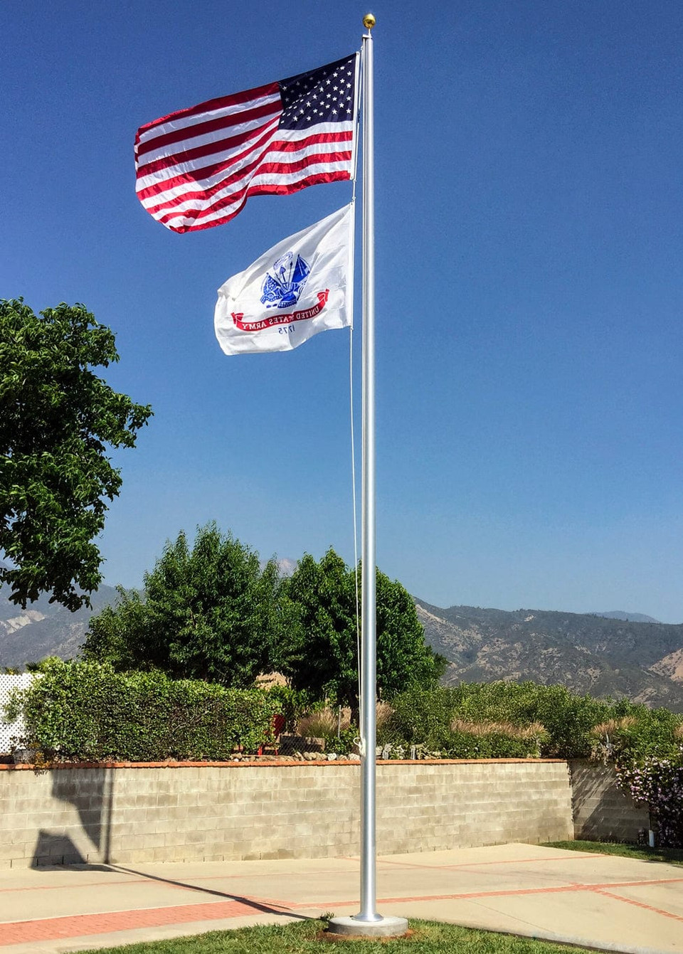 30' Aluminum Commercial Flagpole - External Halyard