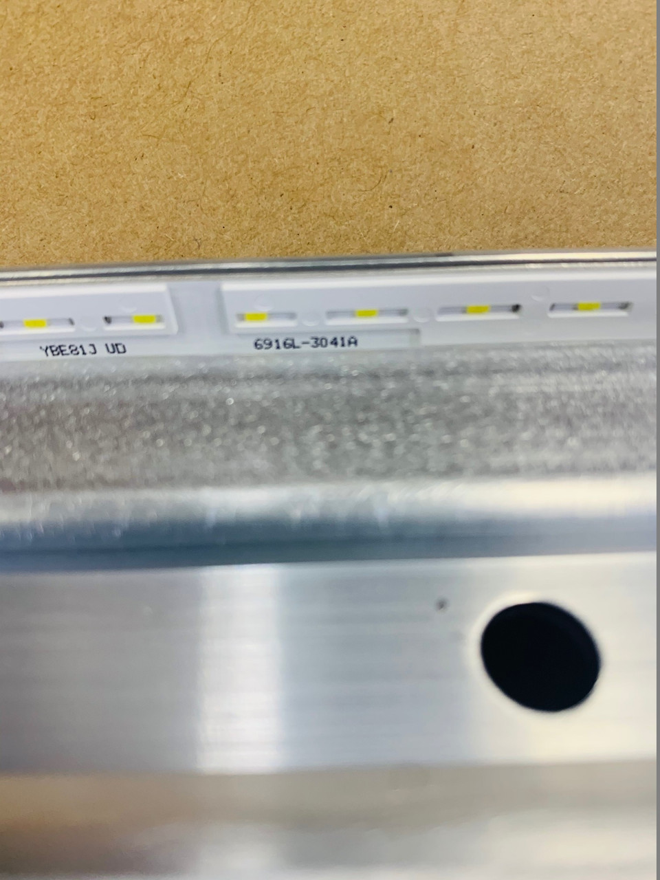 LG 60UJ7700-UA LED light strip Set of 2 in metal casing 6916L-3041A ...