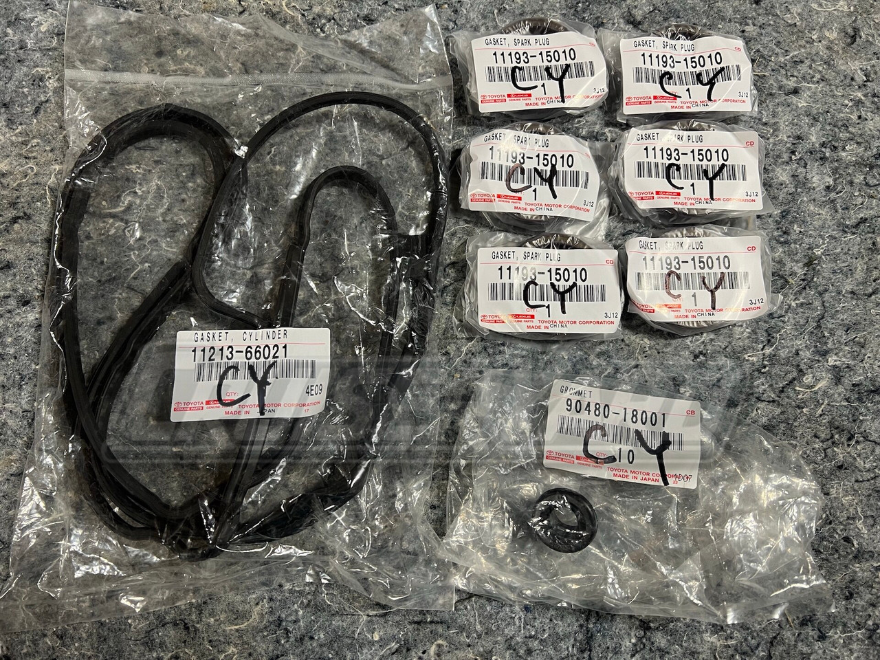 New Toyota Land Cruiser OEM FZJ80 Valve Cover Kit Gasket Spark Plug ...