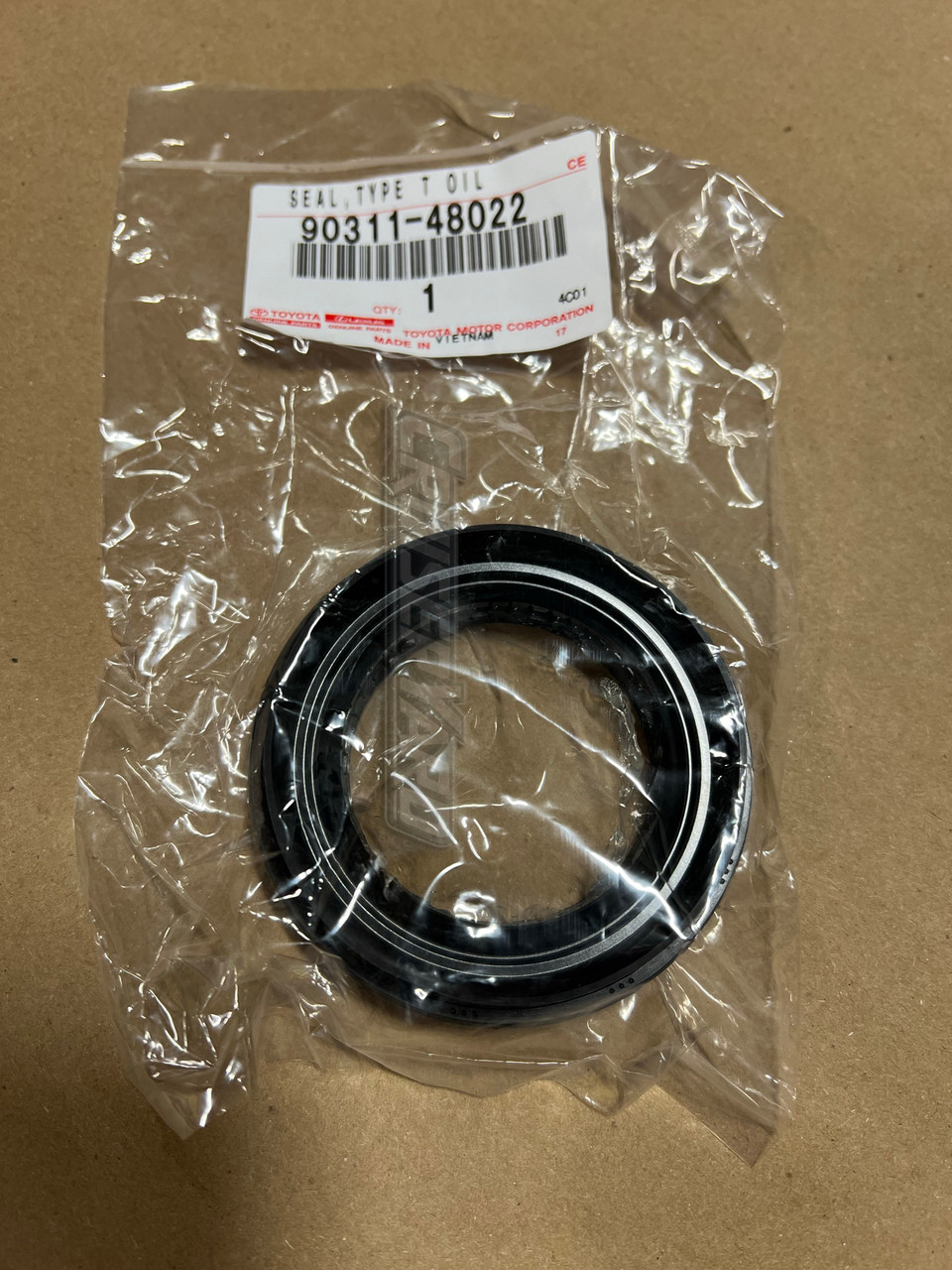 New Toyota Land Cruiser OEM 1HZ Diesel Transfer Case Seal 90311-48022