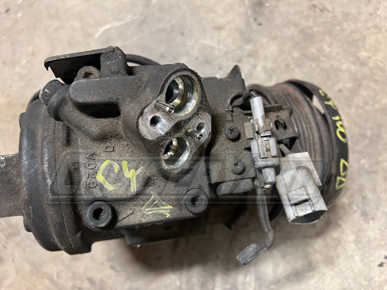 Toyota Land Cruiser UZJ100 OEM AC Compressor 88320-60680