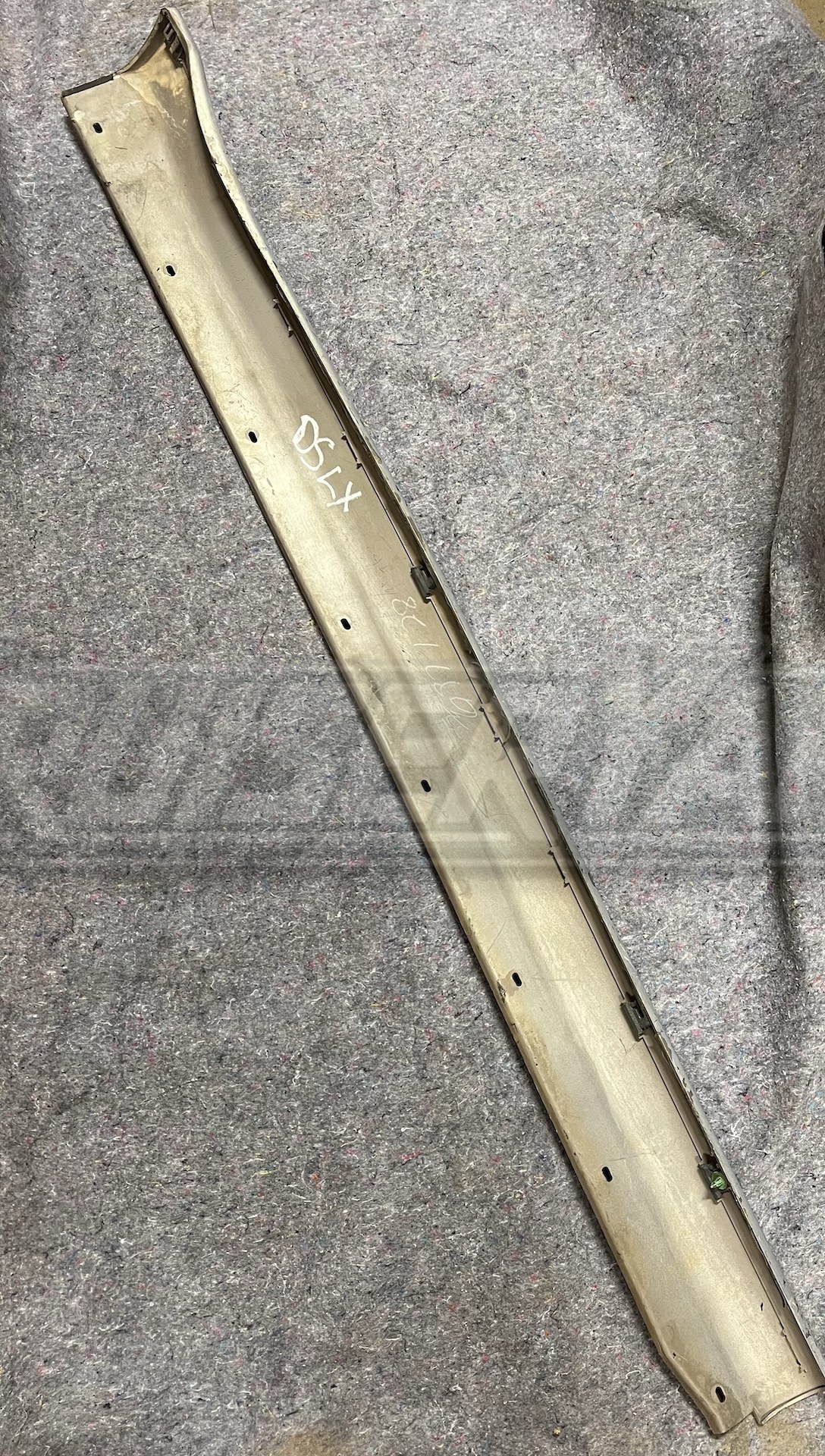 Lexus LX450 Left Driver Side Rocker Moulding 75860-60020-E0 - CruiserYard