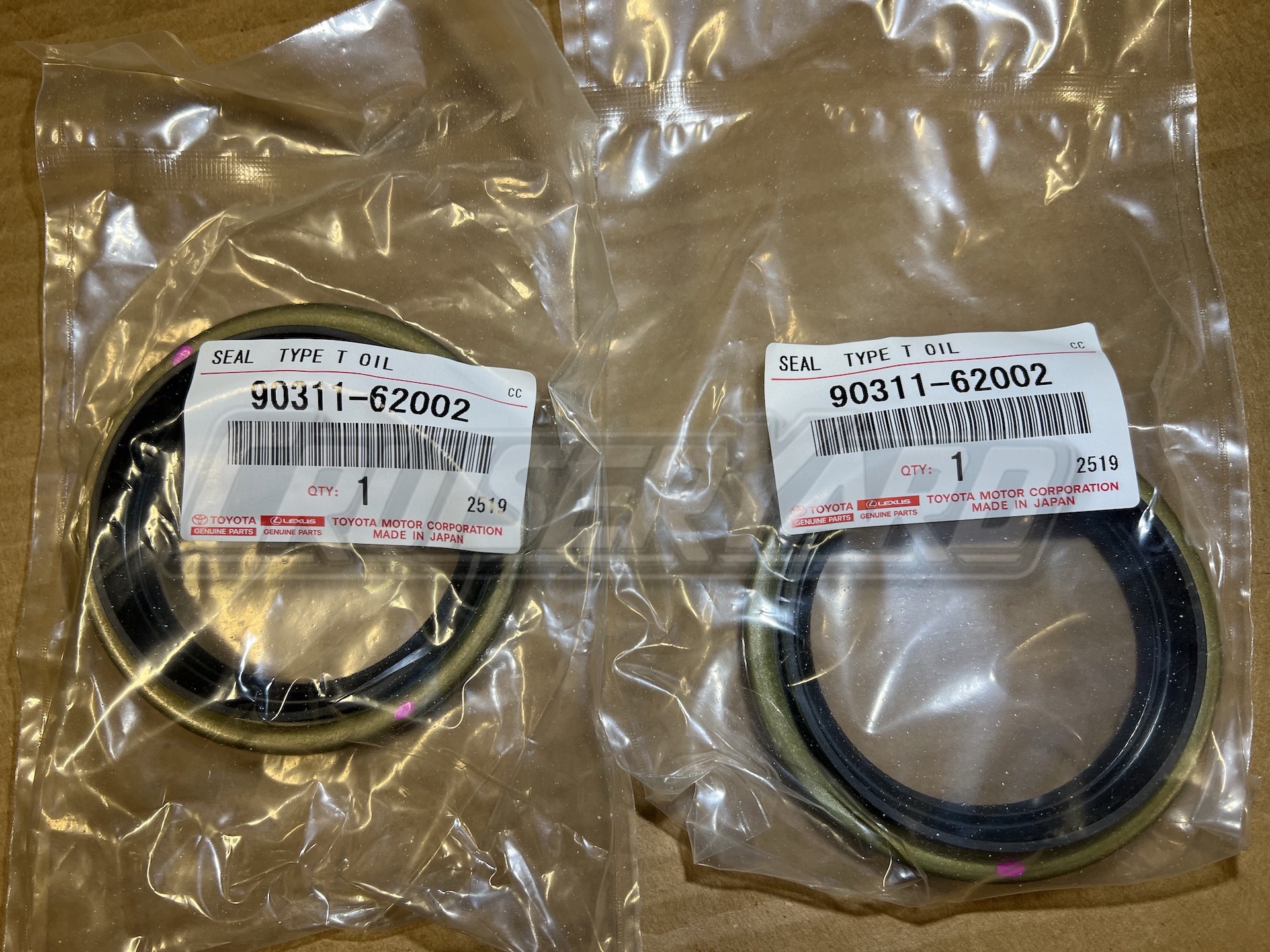 New Toyota Land Cruiser Pack of 2 OEM Rear Axle Oil Seal 90311-62002 ...