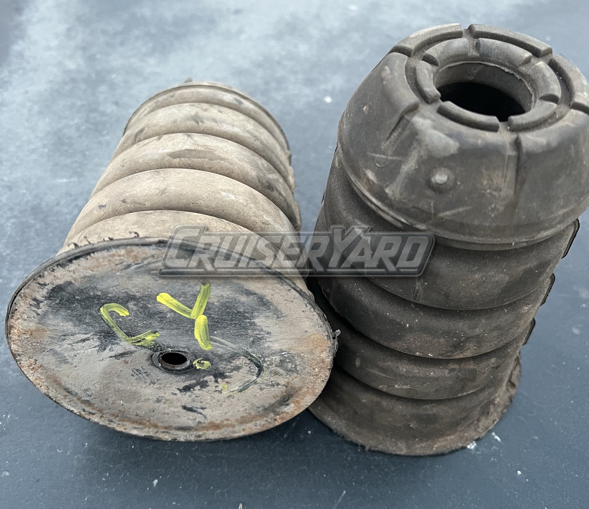 Toyota Land Cruiser UZJ100 FZJ80 Rear Bumpstops/Spring Hollow 48313 ...